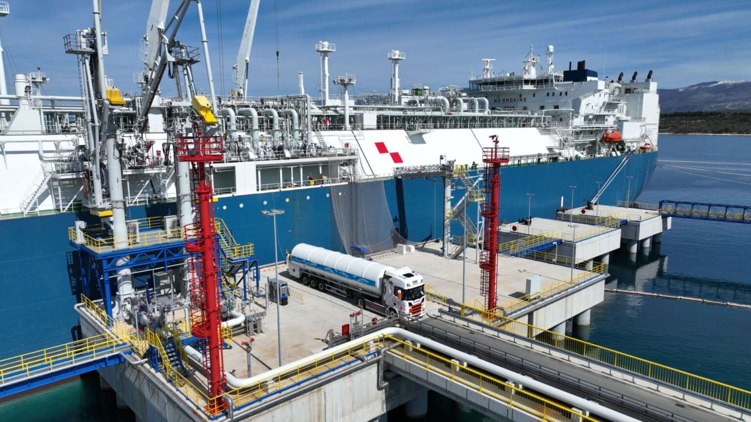 The role of small scale LNG in business - CEENERGYNEWS