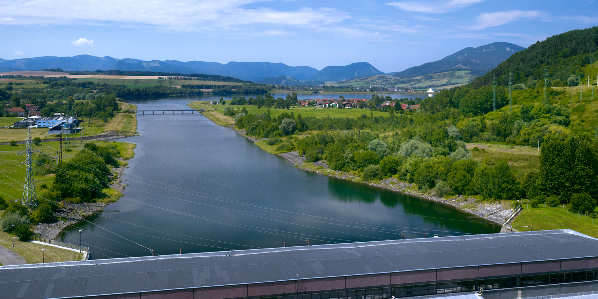 TotalEnergies seals 5.1 billion euro deal for half of EPH's power assets